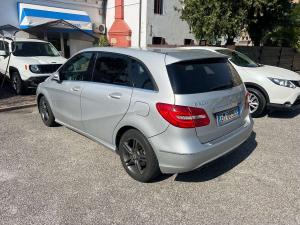 Pelēks Mercedes-Benz B 200 2012 Panevēža, ar dzinēja tilpumu 1.80 L un nobraukumu 435 tūkst. km par 3500 €, foto 6 vietnē AUTOMOTO.COM.LV