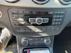 Pelēks Mercedes-Benz B 200 2012 Panevēža, ar dzinēja tilpumu 1.80 L un nobraukumu 435 tūkst. km par 3500 €, foto 10 vietnē AUTOMOTO.COM.LV