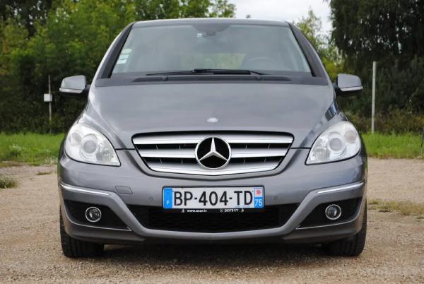 Pelēks Mercedes-Benz B 200 2012 Rīga, ar dzinēja tilpumu 2.00 L un nobraukumu 218 tūkst. km par 4490 €, foto 5 vietnē AUTOMOTO.COM.LV
