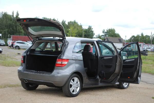Pelēks Mercedes-Benz B 200 2012 Rīga, ar dzinēja tilpumu 2.00 L un nobraukumu 218 tūkst. km par 4490 €, foto 7 vietnē AUTOMOTO.COM.LV