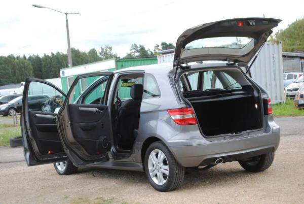 Pelēks Mercedes-Benz B 200 2012 Rīga, ar dzinēja tilpumu 2.00 L un nobraukumu 218 tūkst. km par 4490 €, foto 9 vietnē AUTOMOTO.COM.LV