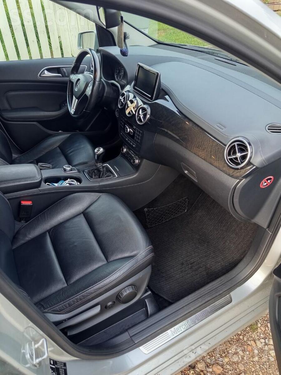 Grey Mercedes-Benz B 200 2012 in Jurmala, with an engine capacity of 1.80 L and mileage of 279 thousand km for 5300 €, photo 13 on AUTOMOTO.COM.LV