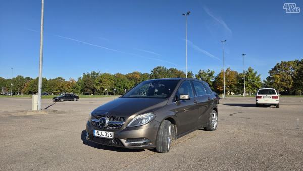 Мерседес Б 200 2012 в Каунас на AUTOMOTO.COM.LV Серый Мерседес Б 200 2012 в Каунас, объемом двигателя 1.80 л и пробегом 244 тыс. км за 6100 €, фото 3 на AUTOMOTO.COM.LV