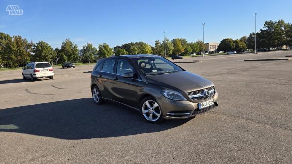 Мерседес Б 200 2012 в Каунас на AUTOMOTO.COM.LV Серый Мерседес Б 200 2012 в Каунас, объемом двигателя 1.80 л и пробегом 244 тыс. км за 6100 €, фото 7 на AUTOMOTO.COM.LV