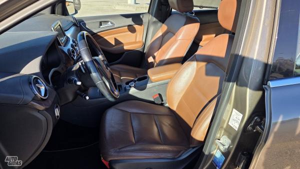 Мерседес Б 200 2012 в Каунас на AUTOMOTO.COM.LV Серый Мерседес Б 200 2012 в Каунас, объемом двигателя 1.80 л и пробегом 244 тыс. км за 6100 €, фото 8 на AUTOMOTO.COM.LV