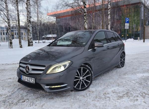 Grey Mercedes-Benz B 200 2014 in Jelgava, with an engine capacity of 1.80 L and mileage of 0 thousand km for 7990 €, photo 1 on AUTOMOTO.COM.LV