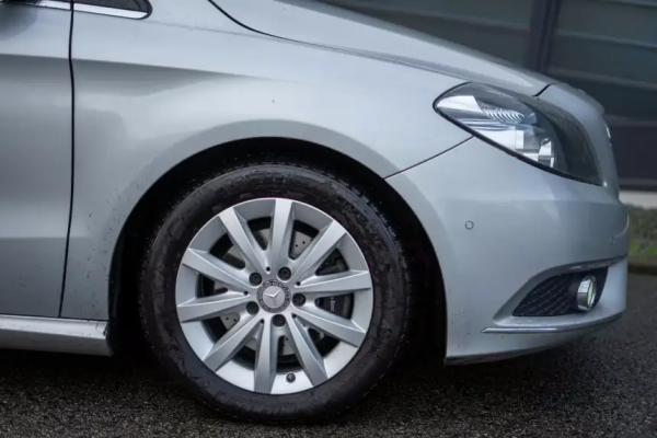 Grey Mercedes-Benz B 200 2014 in Liepaja, with an engine capacity of 1.80 L and mileage of 192 thousand km for 9850 €, photo 5 on AUTOMOTO.COM.LV