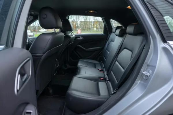 Grey Mercedes-Benz B 200 2014 in Liepaja, with an engine capacity of 1.80 L and mileage of 192 thousand km for 9850 €, photo 7 on AUTOMOTO.COM.LV