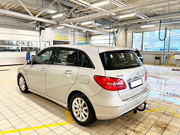 Grey Mercedes-Benz B 200 2015 in Vilnius, with an engine capacity of 1.80 L and mileage of 255 thousand km for 4900 €, photo 6 on AUTOMOTO.COM.LV