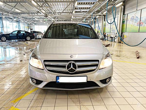 Grey Mercedes-Benz B 200 2015 in Vilnius, with an engine capacity of 1.80 L and mileage of 255 thousand km for 4900 €, photo 8 on AUTOMOTO.COM.LV