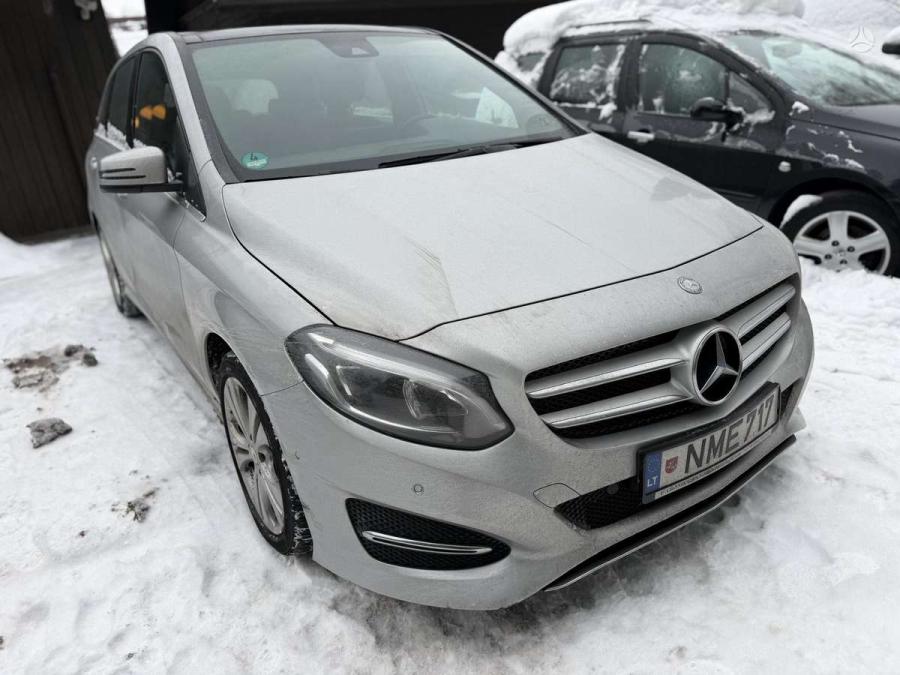 Grey Mercedes-Benz B 200 2015 in Kazlu Ruda, with an engine capacity of 2.14 L and mileage of 262 thousand km for 6100 €, photo 1 on AUTOMOTO.COM.LV