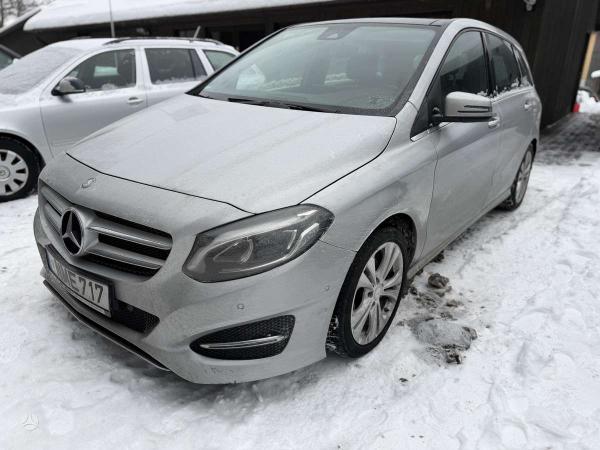 Grey Mercedes-Benz B 200 2015 in Kazlu Ruda, with an engine capacity of 2.14 L and mileage of 262 thousand km for 6100 €, photo 2 on AUTOMOTO.COM.LV