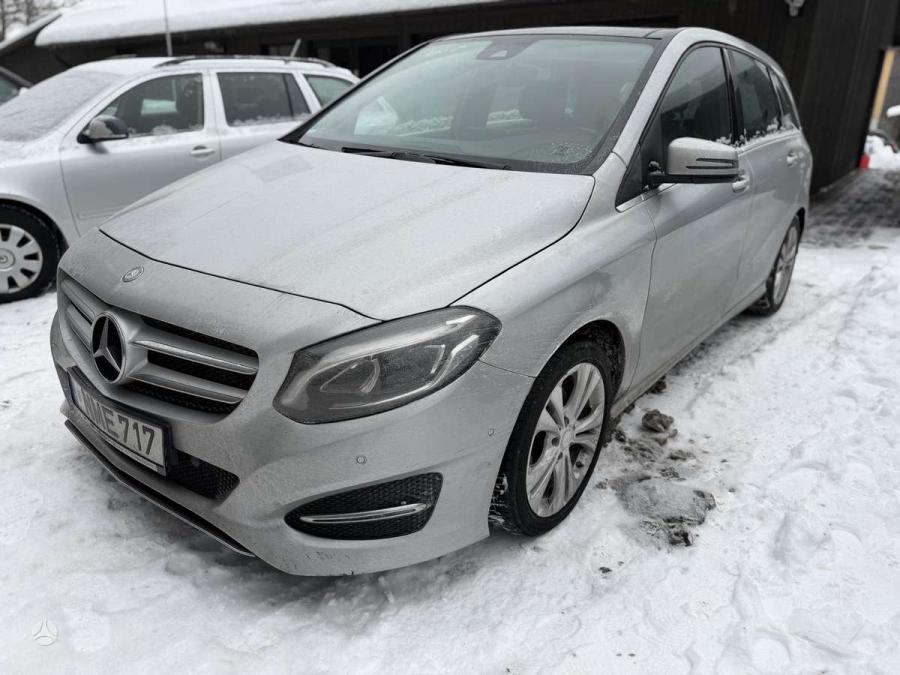 Grey Mercedes-Benz B 200 2015 in Kazlu Ruda, with an engine capacity of 2.14 L and mileage of 262 thousand km for 6100 €, photo 2 on AUTOMOTO.COM.LV