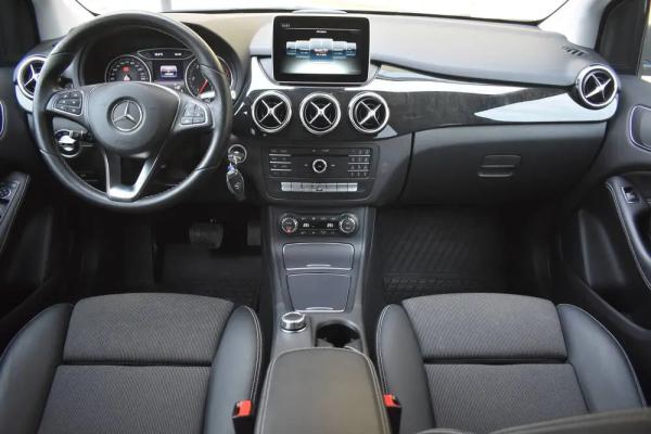 Grey Mercedes-Benz B 200 2016 in Talsi, with an engine capacity of 2.00 L and mileage of 149 thousand km for 12700 €, photo 7 on AUTOMOTO.COM.LV
