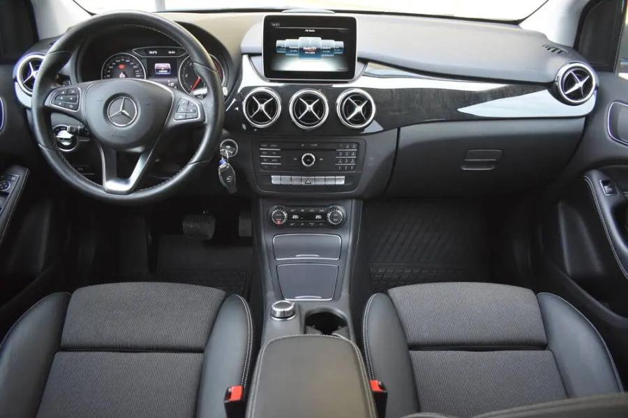 Grey Mercedes-Benz B 200 2016 in Talsi, with an engine capacity of 2.00 L and mileage of 149 thousand km for 12700 €, photo 8 on AUTOMOTO.COM.LV