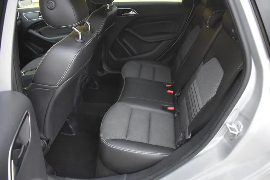 Grey Mercedes-Benz B 200 2016 in Talsi, with an engine capacity of 2.00 L and mileage of 149 thousand km for 12700 €, photo 9 on AUTOMOTO.COM.LV