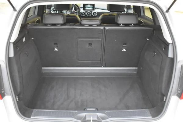 Grey Mercedes-Benz B 200 2016 in Talsi, with an engine capacity of 2.00 L and mileage of 149 thousand km for 12700 €, photo 9 on AUTOMOTO.COM.LV