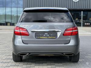 Grey Mercedes-Benz B 200 2016 in Siauliai, with an engine capacity of 2.14 L and mileage of 107 thousand km for 10700 €, photo 7 on AUTOMOTO.COM.LV