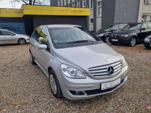 Pelēks Mercedes-Benz B 200 2005 Kauņa, ar dzinēja tilpumu 2.00 L un nobraukumu 300 tūkst. km par 2000 €, foto  vietnē AUTOMOTO.COM.LV