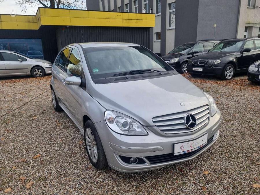 Pelēks Mercedes-Benz B 200 2005 Kauņa, ar dzinēja tilpumu 2.00 L un nobraukumu 300 tūkst. km par 2000 €, foto 1 vietnē AUTOMOTO.COM.LV