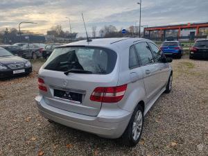 Pelēks Mercedes-Benz B 200 2005 Kauņa, ar dzinēja tilpumu 2.00 L un nobraukumu 300 tūkst. km par 2000 €, foto 2 vietnē AUTOMOTO.COM.LV