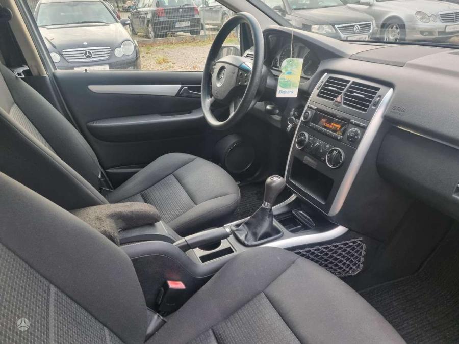 Pelēks Mercedes-Benz B 200 2005 Kauņa, ar dzinēja tilpumu 2.00 L un nobraukumu 300 tūkst. km par 2000 €, foto 5 vietnē AUTOMOTO.COM.LV