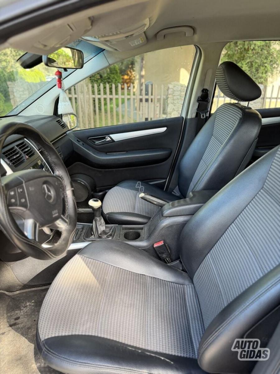 Grey Mercedes-Benz B 200 2005 in Kaunas, with an engine capacity of 2.00 L and mileage of 225 thousand km for 900 €, photo 12 on AUTOMOTO.COM.LV