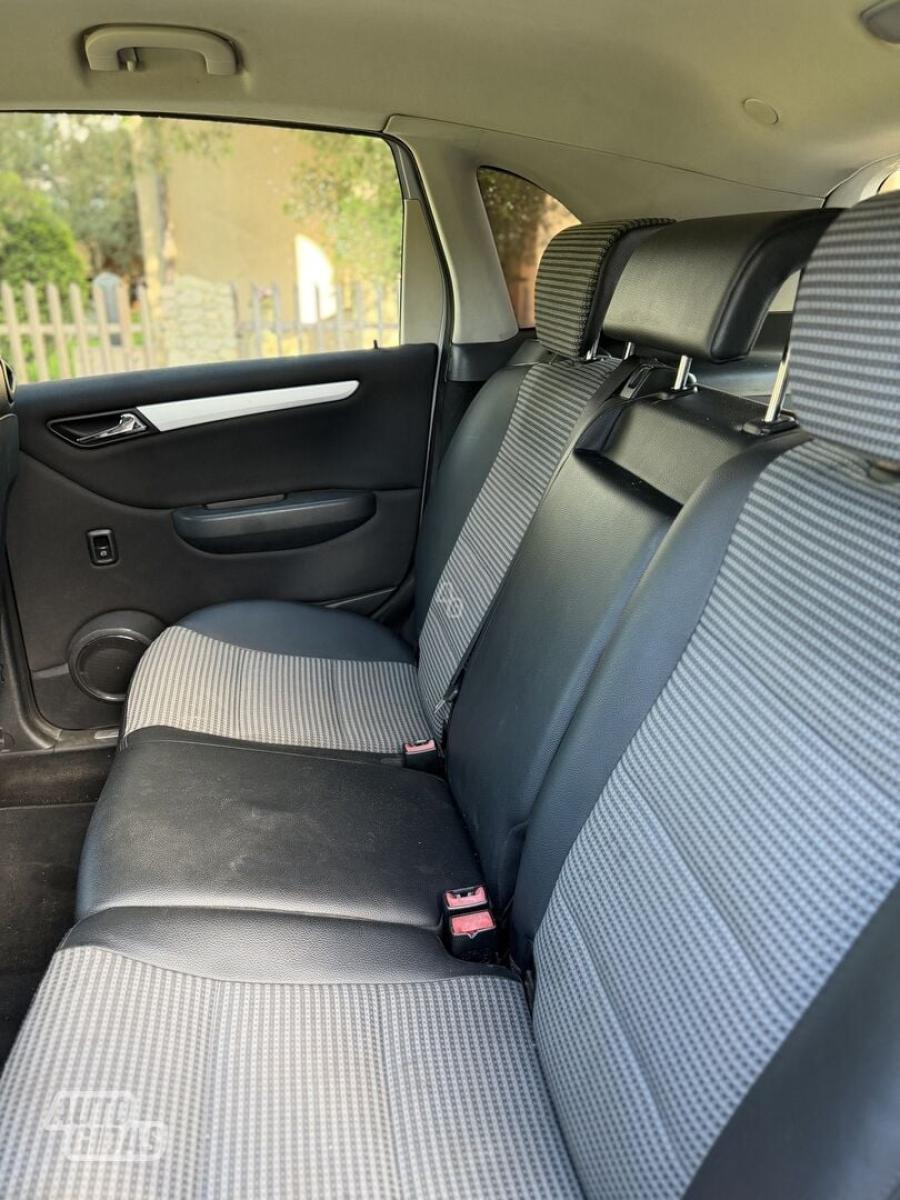 Grey Mercedes-Benz B 200 2005 in Kaunas, with an engine capacity of 2.00 L and mileage of 225 thousand km for 900 €, photo 14 on AUTOMOTO.COM.LV