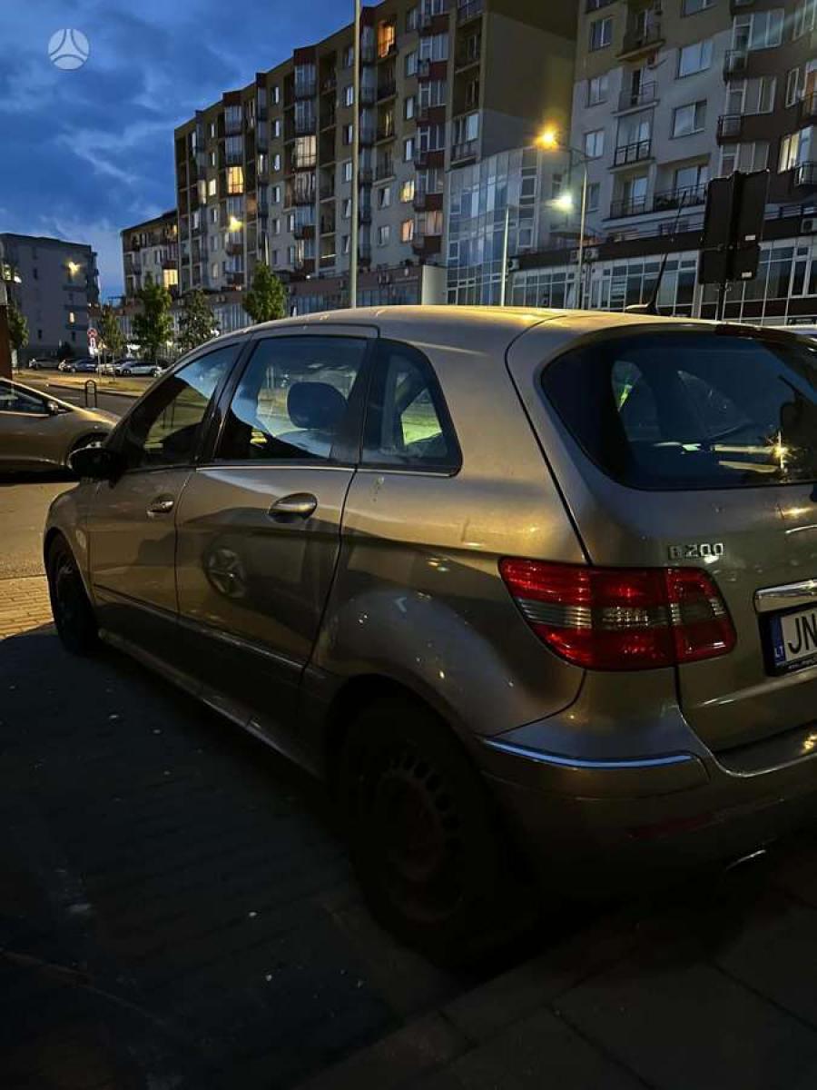 Grey Mercedes-Benz B 200 2005 in Vilnius, with an engine capacity of 1.99 L and mileage of 300 thousand km for 590 €, photo 7 on AUTOMOTO.COM.LV