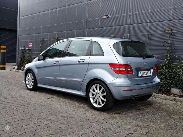 Grey Mercedes-Benz B 200 2006 in Klaipeda, with an engine capacity of 2.04 L and mileage of 92 thousand km for 3999 €, photo 1 on AUTOMOTO.COM.LV