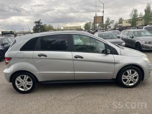 Pelēks Mercedes-Benz B 200 2007 Rīga, ar dzinēja tilpumu 2.00 L un nobraukumu 0 tūkst. km par 1400 €, foto 1 vietnē AUTOMOTO.COM.LV
