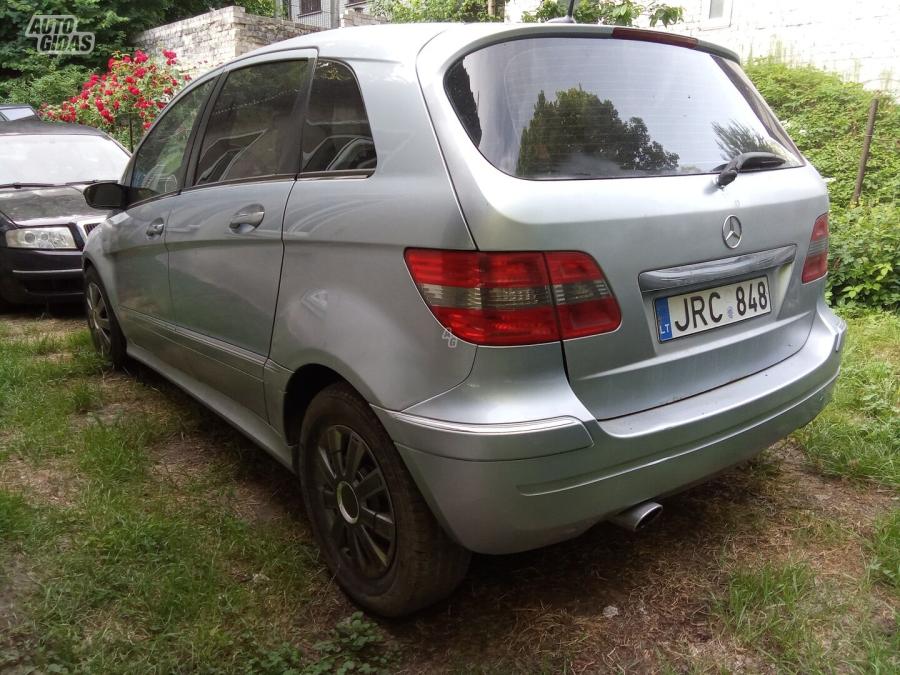 Pelēks Mercedes-Benz B 200 2007 Viļņa, ar dzinēja tilpumu 2.00 L un nobraukumu 360 tūkst. km par 850 €, foto 5 vietnē AUTOMOTO.COM.LV