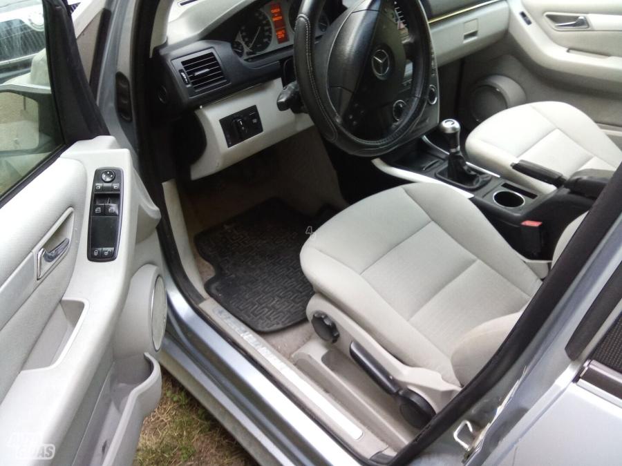 Pelēks Mercedes-Benz B 200 2007 Viļņa, ar dzinēja tilpumu 2.00 L un nobraukumu 360 tūkst. km par 850 €, foto 6 vietnē AUTOMOTO.COM.LV