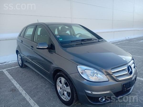 Grey Mercedes-Benz B 200 2008 in Riga, with an engine capacity of 2.00 L and mileage of 171 thousand km for 2990 €, photo 3 on AUTOMOTO.COM.LV