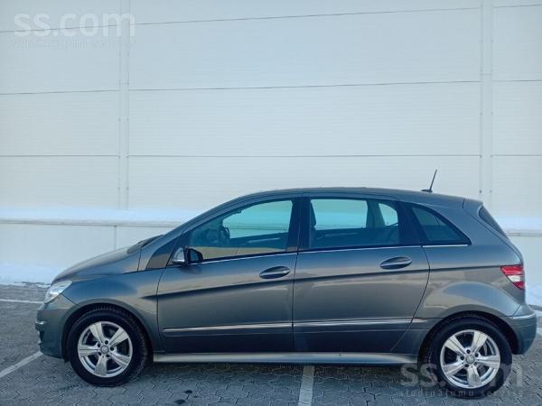 Grey Mercedes-Benz B 200 2008 in Riga, with an engine capacity of 2.00 L and mileage of 171 thousand km for 2990 €, photo 4 on AUTOMOTO.COM.LV