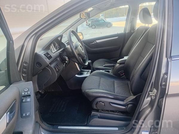 Grey Mercedes-Benz B 200 2008 in Riga, with an engine capacity of 2.00 L and mileage of 171 thousand km for 2990 €, photo 10 on AUTOMOTO.COM.LV