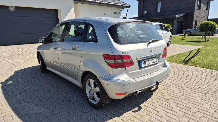 Grey Mercedes-Benz B 200 2008 in Kaisiadorys, with an engine capacity of 2.03 L and mileage of 250 thousand km for 3500 €, photo 5 on AUTOMOTO.COM.LV