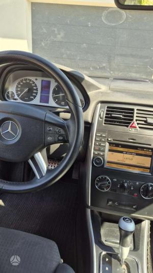 Grey Mercedes-Benz B 200 2008 in Kaisiadorys, with an engine capacity of 2.03 L and mileage of 250 thousand km for 3500 €, photo 9 on AUTOMOTO.COM.LV
