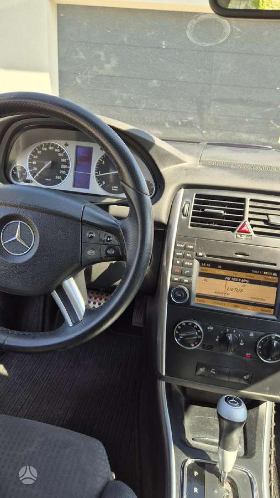 Grey Mercedes-Benz B 200 2008 in Kaisiadorys, with an engine capacity of 2.03 L and mileage of 250 thousand km for 3500 €, photo 9 on AUTOMOTO.COM.LV