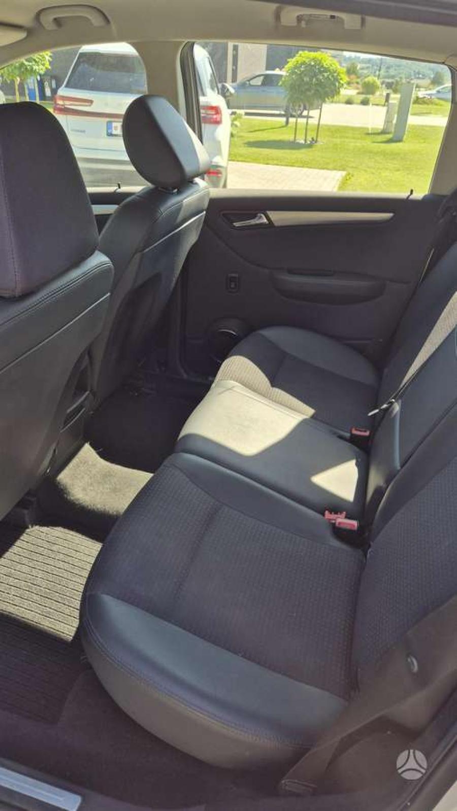 Grey Mercedes-Benz B 200 2008 in Kaisiadorys, with an engine capacity of 2.03 L and mileage of 250 thousand km for 3500 €, photo 12 on AUTOMOTO.COM.LV