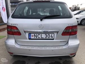Grey Mercedes-Benz B 200 2010 in Klaipeda, with an engine capacity of 2.00 L and mileage of 311 thousand km for 3999 €, photo 6 on AUTOMOTO.COM.LV