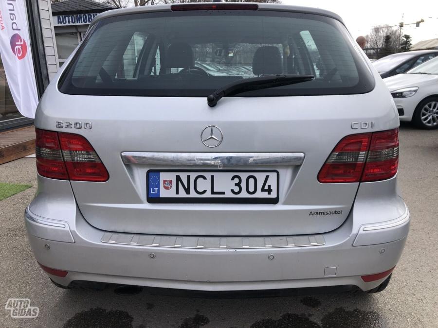 Grey Mercedes-Benz B 200 2010 in Klaipeda, with an engine capacity of 2.00 L and mileage of 311 thousand km for 3999 €, photo 6 on AUTOMOTO.COM.LV