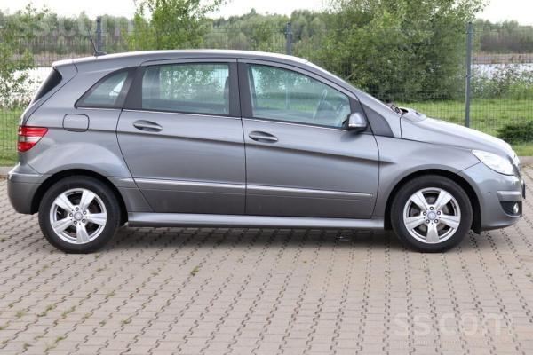 Grey Mercedes-Benz B 200 2010 in Riga, with an engine capacity of 2.00 L and mileage of 268 thousand km for 3650 €, photo 6 on AUTOMOTO.COM.LV