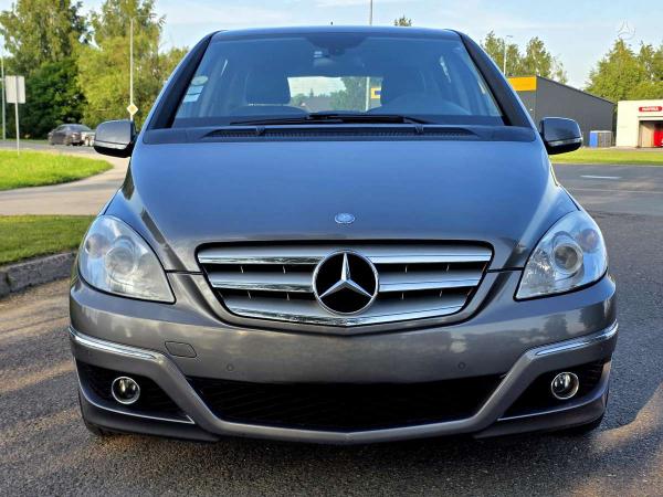 Grey Mercedes-Benz B 200 2011 in Taurage, with an engine capacity of 1.99 L and mileage of 345 thousand km for 3500 €, photo 2 on AUTOMOTO.COM.LV