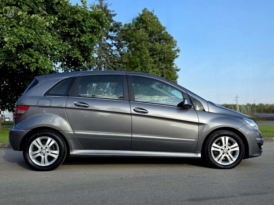 Grey Mercedes-Benz B 200 2011 in Taurage, with an engine capacity of 1.99 L and mileage of 345 thousand km for 3500 €, photo 5 on AUTOMOTO.COM.LV
