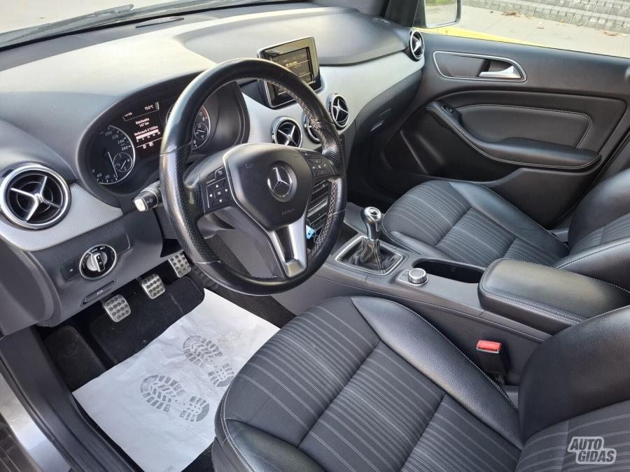 Pelēks Mercedes-Benz B 200 2012 Šauļi, ar dzinēja tilpumu 1.60 L un nobraukumu 218 tūkst. km par 5850 €, foto 8 vietnē AUTOMOTO.COM.LV