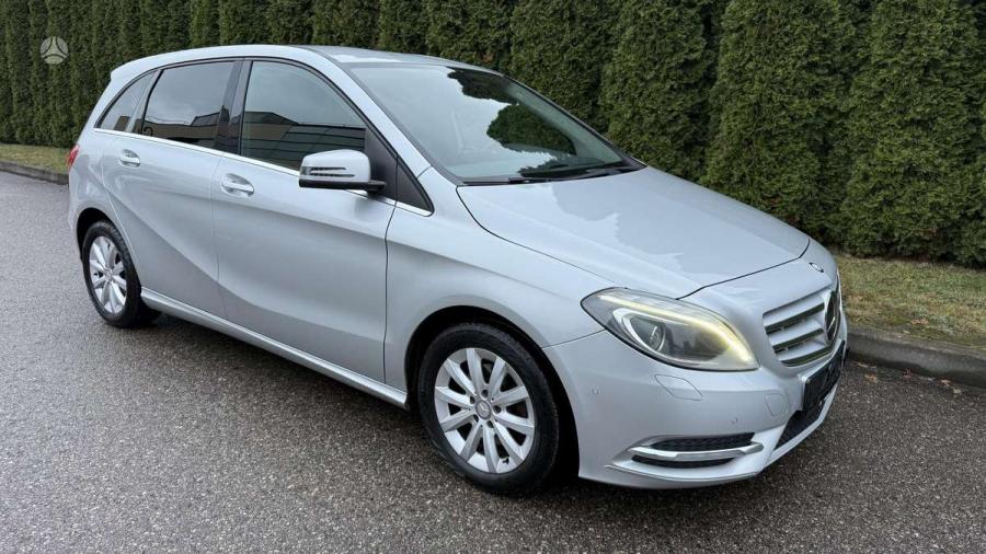 Pelēks Mercedes-Benz B 200 2014 Kauņa, ar dzinēja tilpumu 1.80 L un nobraukumu 300 tūkst. km par 7400 €, foto 1 vietnē AUTOMOTO.COM.LV