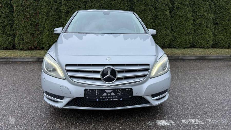 Pelēks Mercedes-Benz B 200 2014 Kauņa, ar dzinēja tilpumu 1.80 L un nobraukumu 300 tūkst. km par 7400 €, foto 7 vietnē AUTOMOTO.COM.LV
