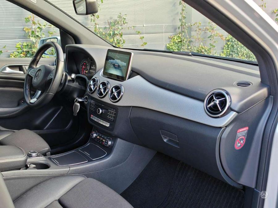 Grey Mercedes-Benz B 200 2016 in Klaipeda, with an engine capacity of 2.15 L and mileage of 255 thousand km for 8999 €, photo 15 on AUTOMOTO.COM.LV