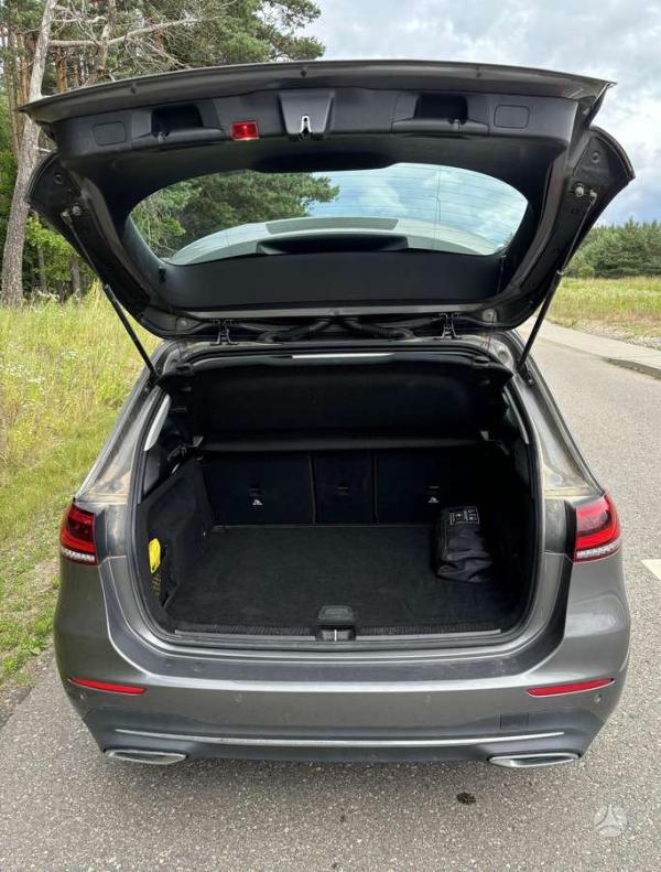 Pelēks Mercedes-Benz B 200 2020 Viļņa, ar dzinēja tilpumu 1.95 L un nobraukumu 65 tūkst. km par 23000 €, foto 4 vietnē AUTOMOTO.COM.LV